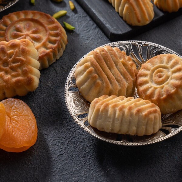 Assorted Fruits Maamoul Aram - Kiwan Sweets